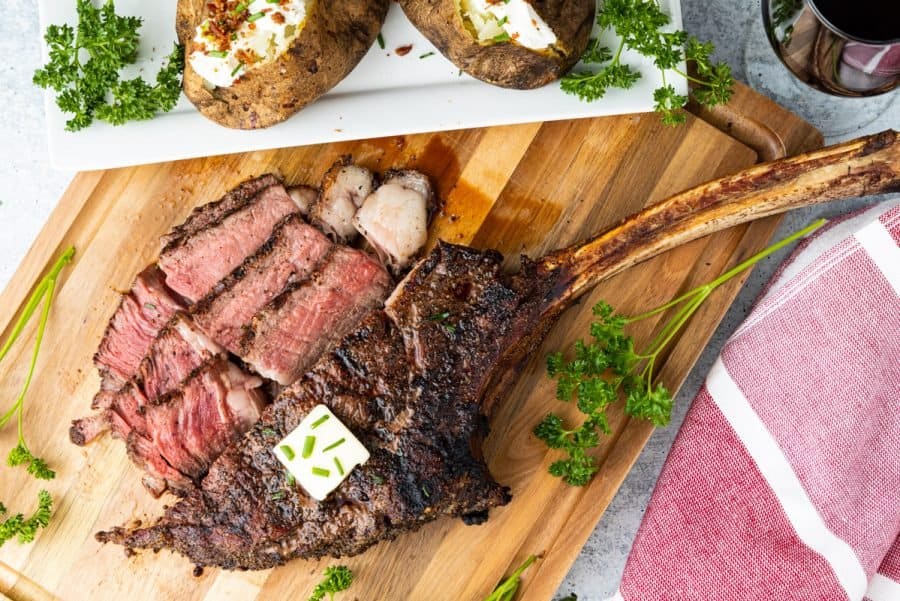 Perfectly Cooked Tomahawk Steak - Jerkyholic