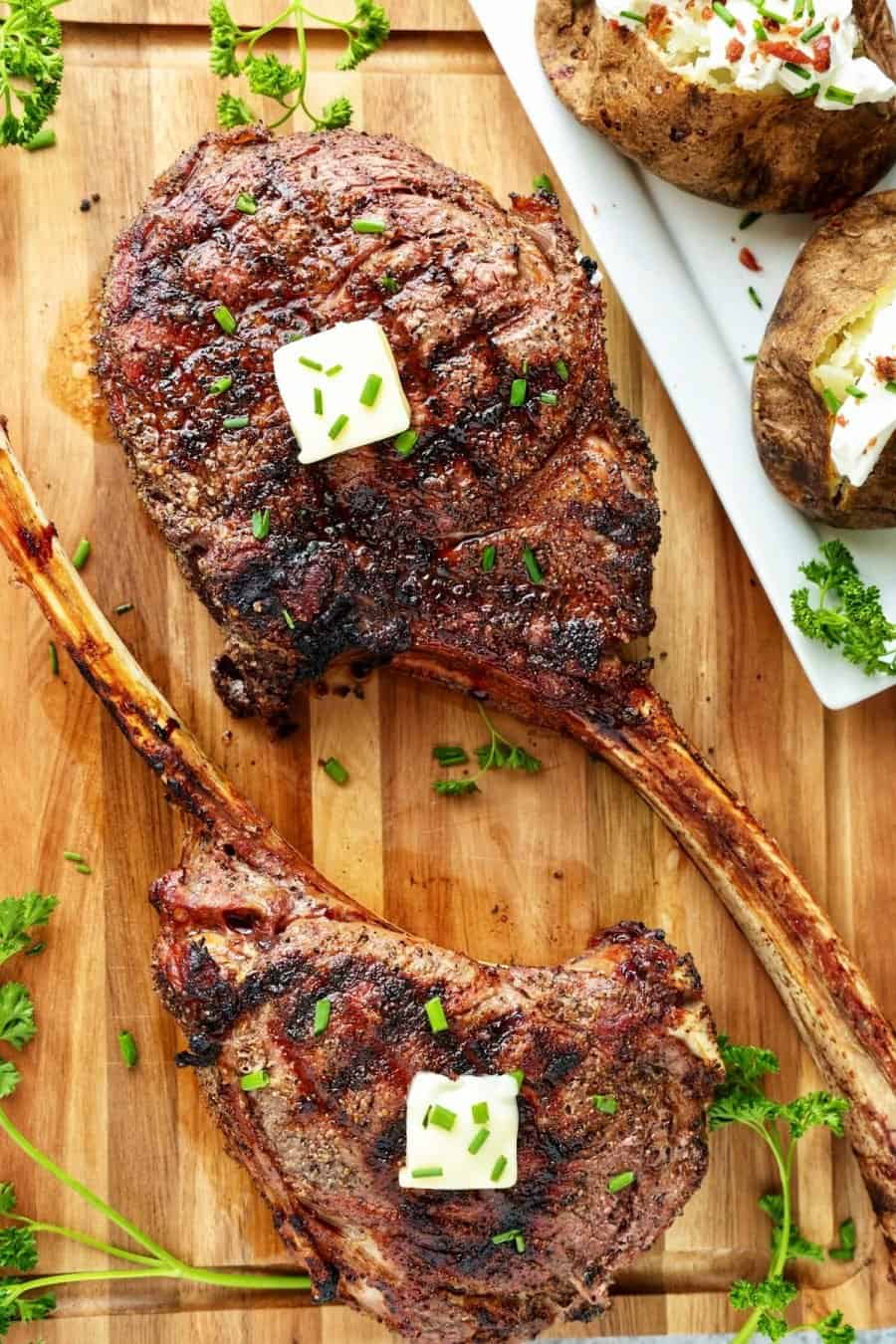 Perfectly Cooked Tomahawk Steak - Jerkyholic